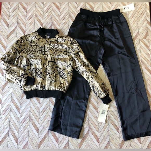 SLB | Pants & Jumpsuits | Slb Petite Silk Gold And Black Long Sleeve ...